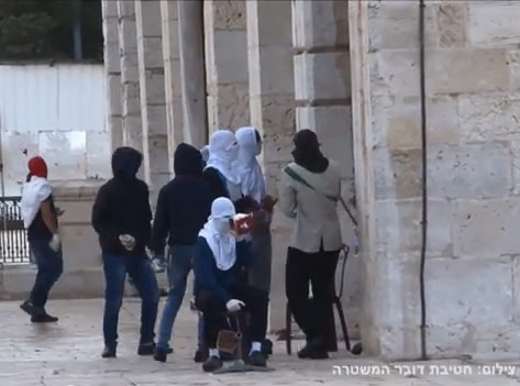 Palestinians riot on the Temple Mount