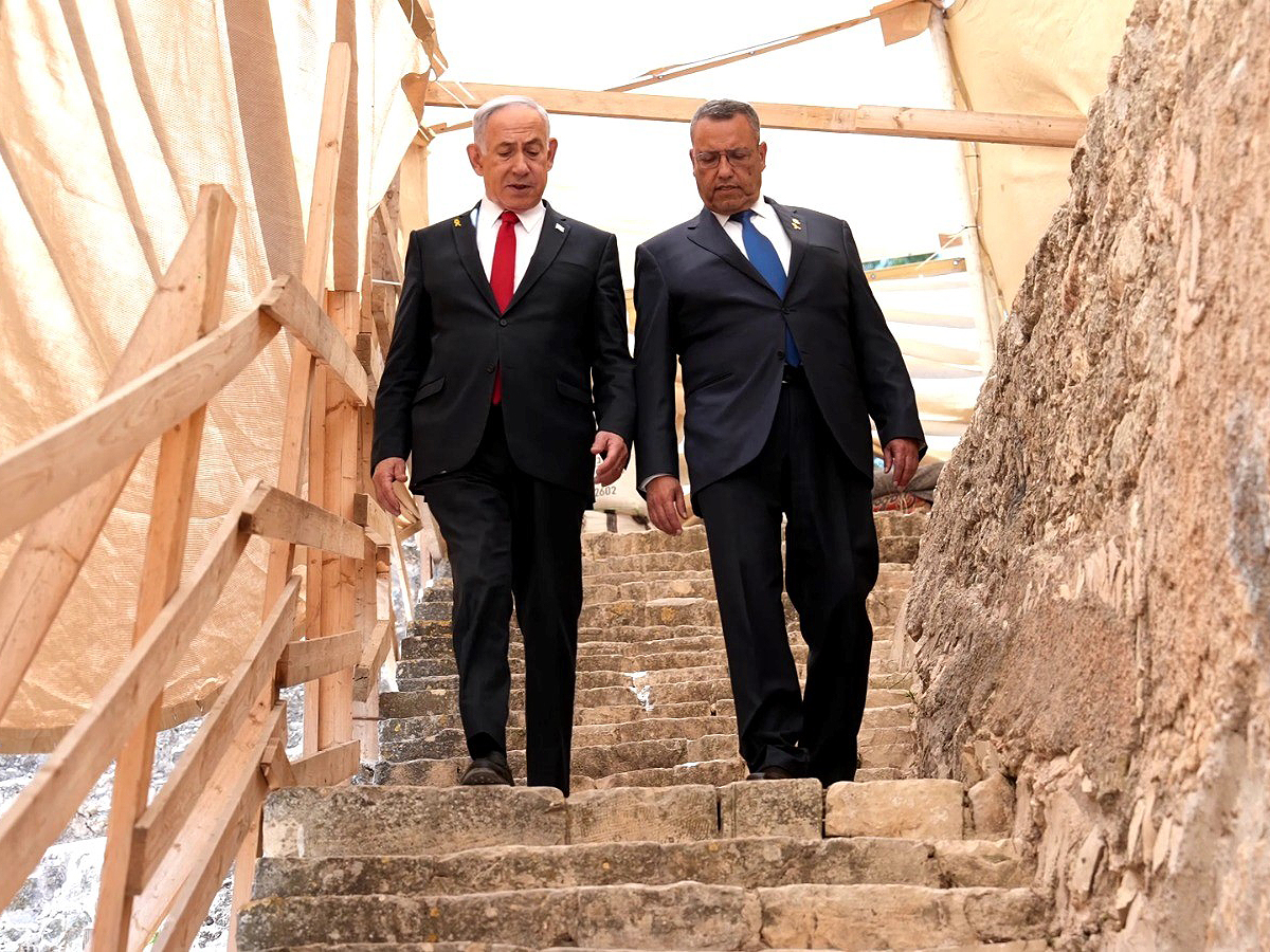 Prime Minister Benjamin Netanyahu at Mamilla Pool: "At the same time as ...