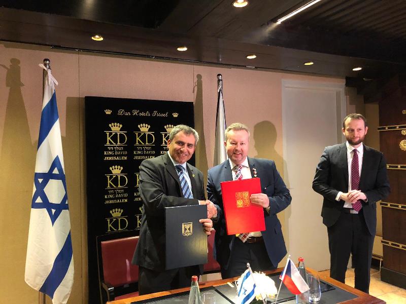 Ministers Zeev Elkin and Richard Brabec