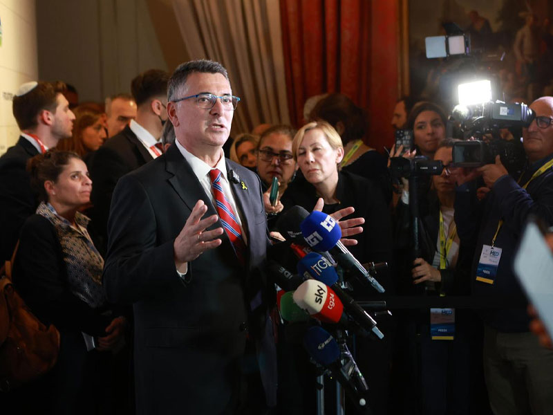El ministro Saar, al formular declaraciones a la prensa