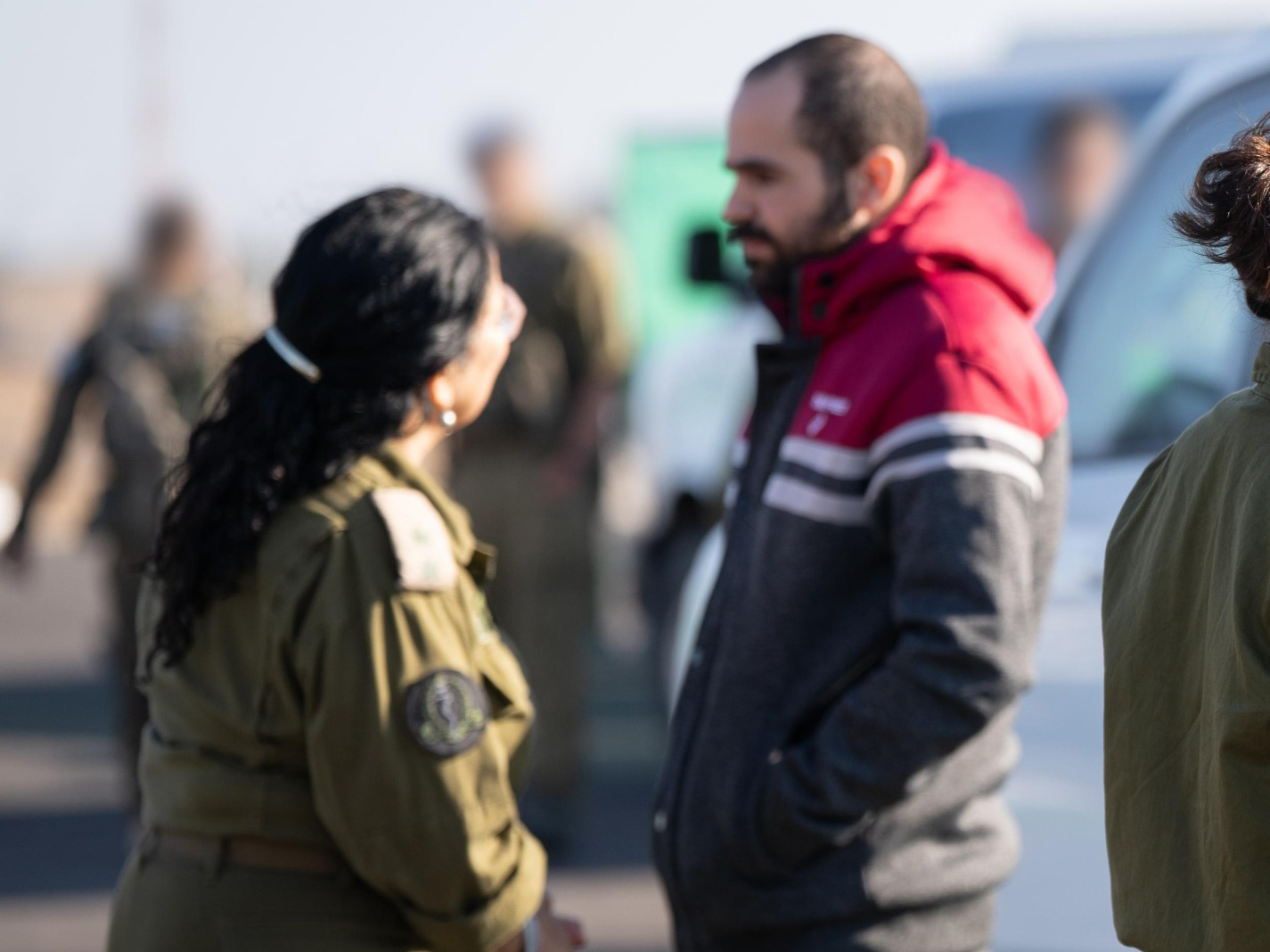 Yarden Bibas upon being received by the IDF forces