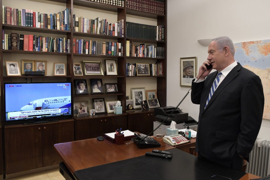 PM Netanyahu Speaks to Flight LY971 Capt. Tal Becker Upon Plane's ...